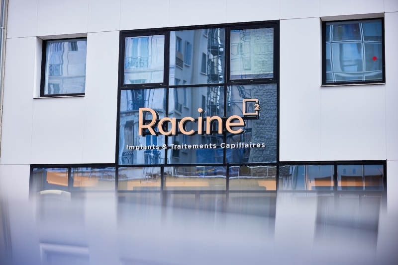 Calvitie frontale : causes, signes et solutions pour la traiter - Racine²